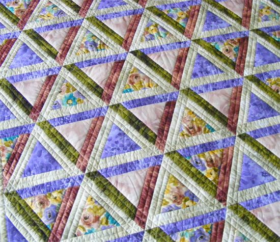Triangle patchwork quilt pattern-sew equilateral triangles.