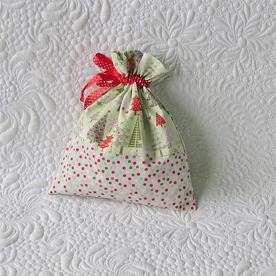Drawstring bag tutorial - Geta's Quilting Studio